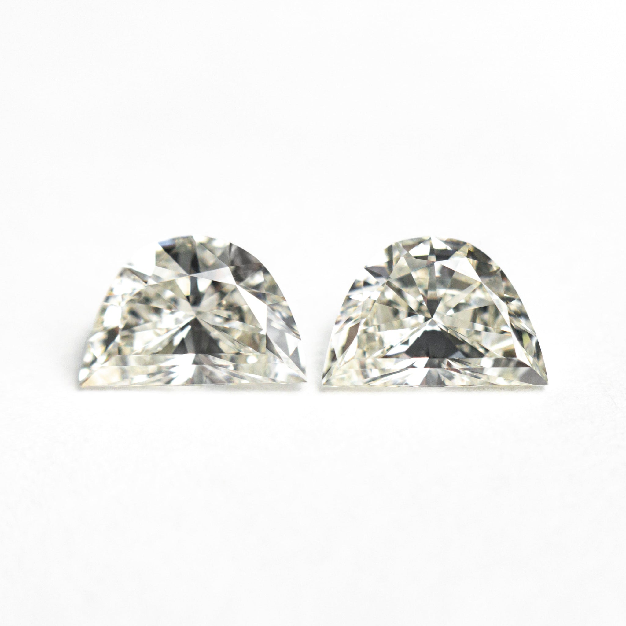 1.04cttw 2pc 6.42x4.35x2.86mm 6.45x4.39x2.64mm VVS I-J Half Moon Brill
